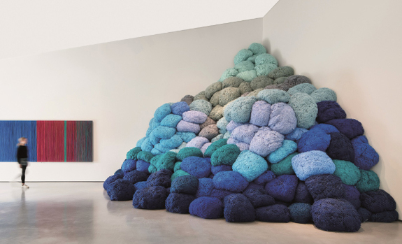Sheila Hicks, a little bit of a lot of things - TEXTILE/ART